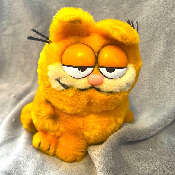 Dakin & company | Toys | Vintage Dakin 7 Plush Sitting Garfield Stuffed ...